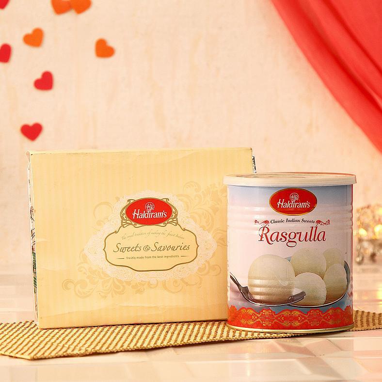 Haldiram Sweets & Savouries Gift Hamper Pack w/ Rasgulla #29408 ...