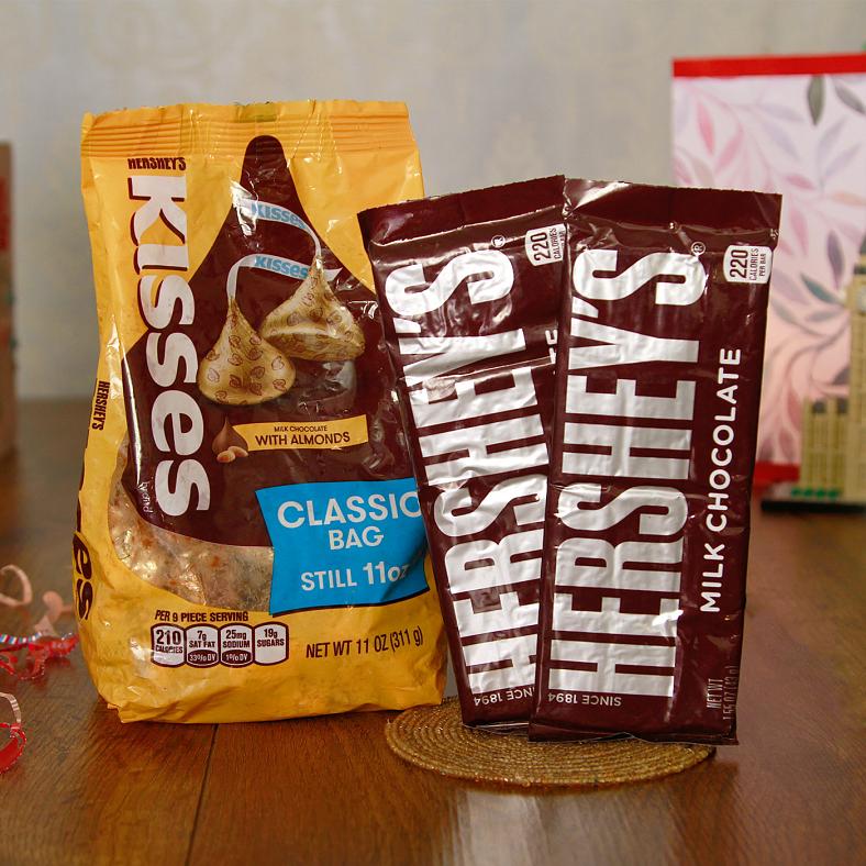 Hersheys Kisses Pack w/ Milk Chocolate Bars Gift Set #29410 | DesiClik ...