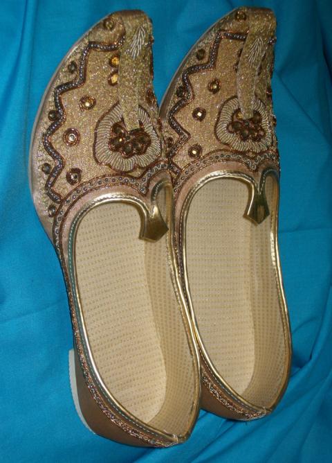 Handmade Fawn Color Khussa Shoes / Mojri For Men, INDIAN FOOTWEAR ...